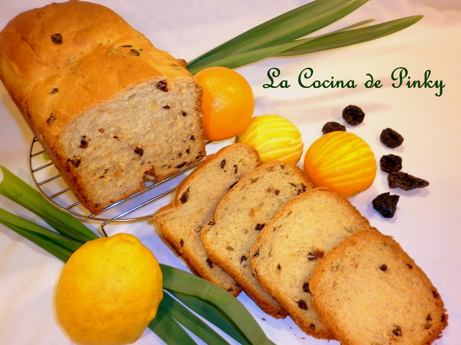 LA COCINA DE PINKY: PAN DULCE CON UVAS Y CIRUELAS PASAS